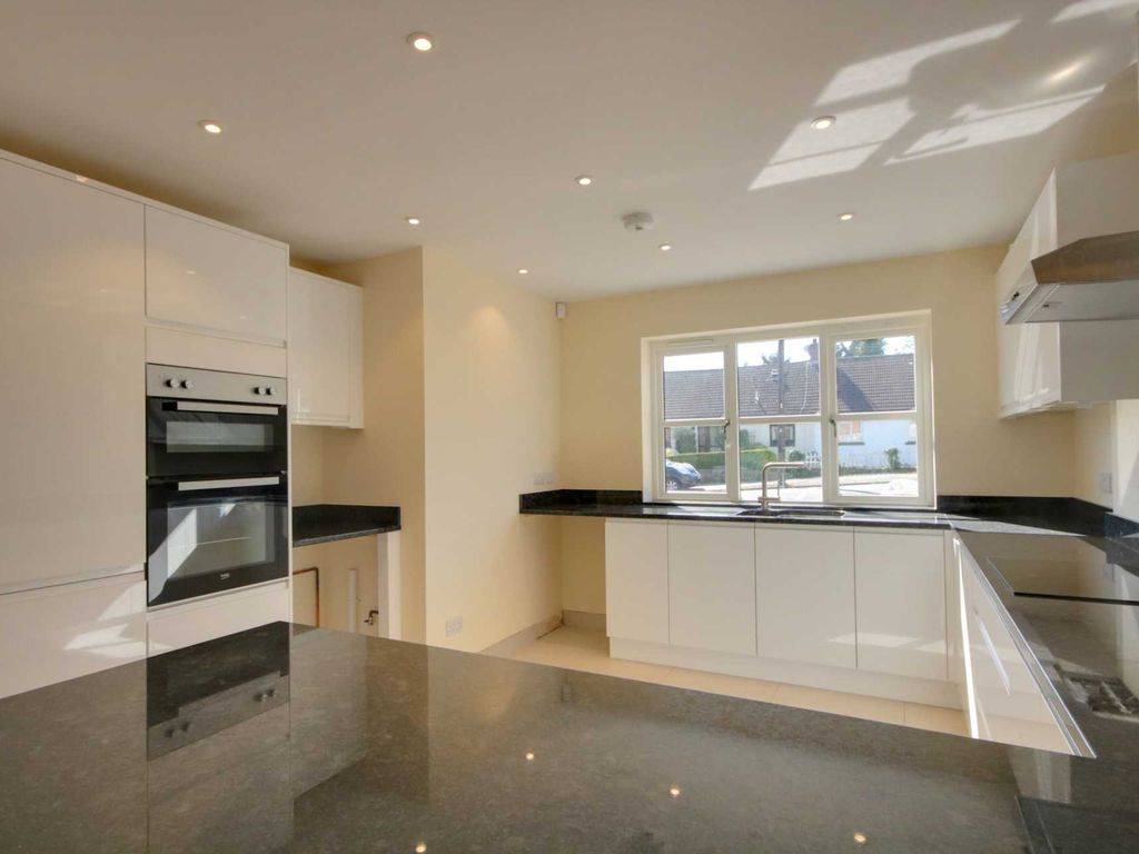 Kitchen Installations Hemel Hempstead | R Gabriel Carpentry & Builders